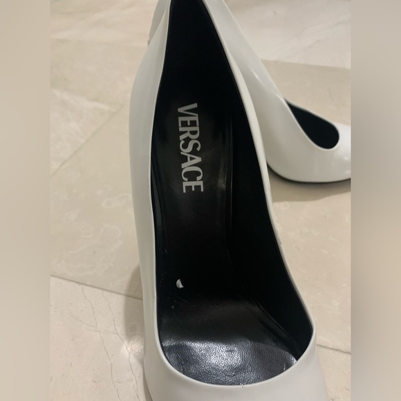 Versace | Shoes | Versace Curved Heel Pointed Toe Pump Shoes 38 | Poshmark